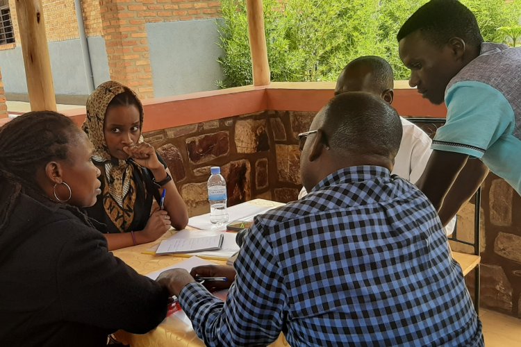 Kutagira ubumenyi, kimwe mu bidindiza ubuvugizi bukorwa n’imiryango ...